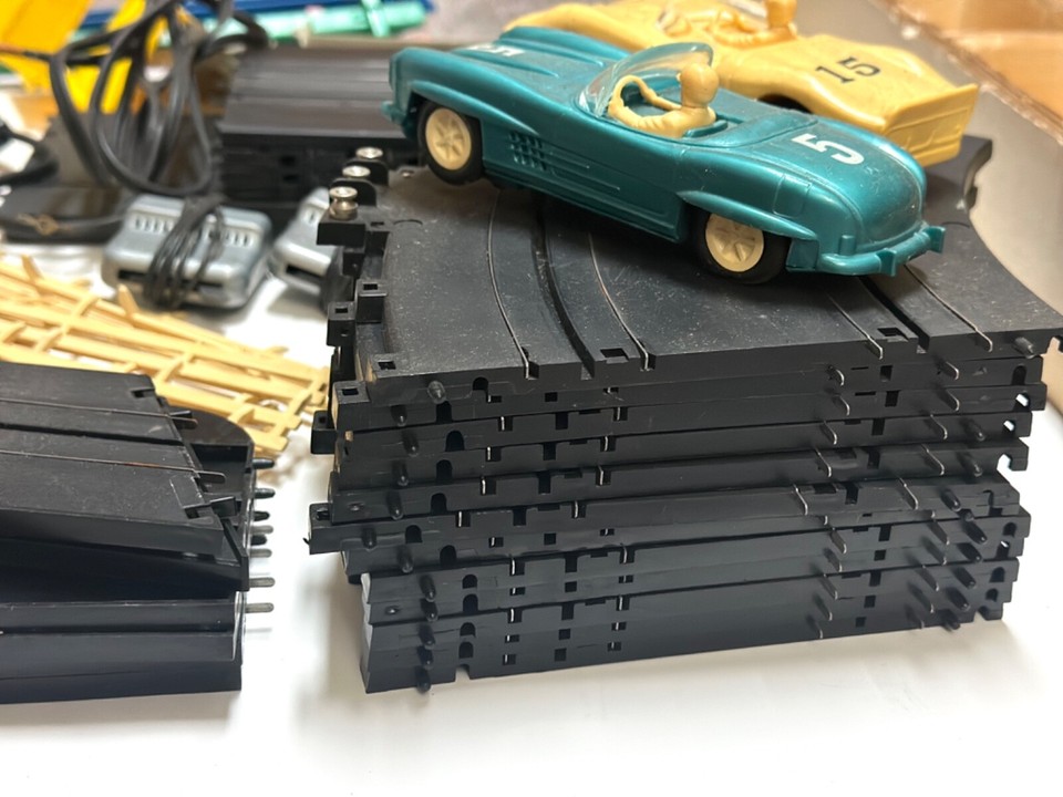 Vtg 1960s Marx Toys Made in USA 1/32 Slot Car Race Set Track Parts Cars ...