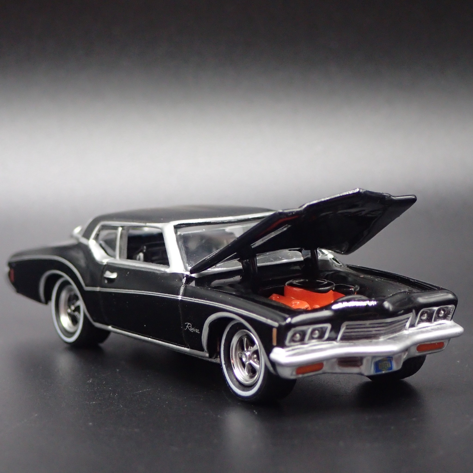 1972 72 BUICK RIVIERA BOAT TAIL 1/64 SCALE COLLECTIBLE DIORAMA DIECAST ...