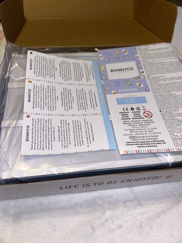 BONNYCO Blue Cinema LED Light Box - 220 Letters and 180 Emojis | eBay