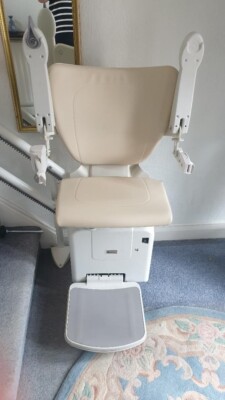 Handicare Minivator 4000 Curved Stairlift,Warranty, FREE SERVICE | eBay UK
