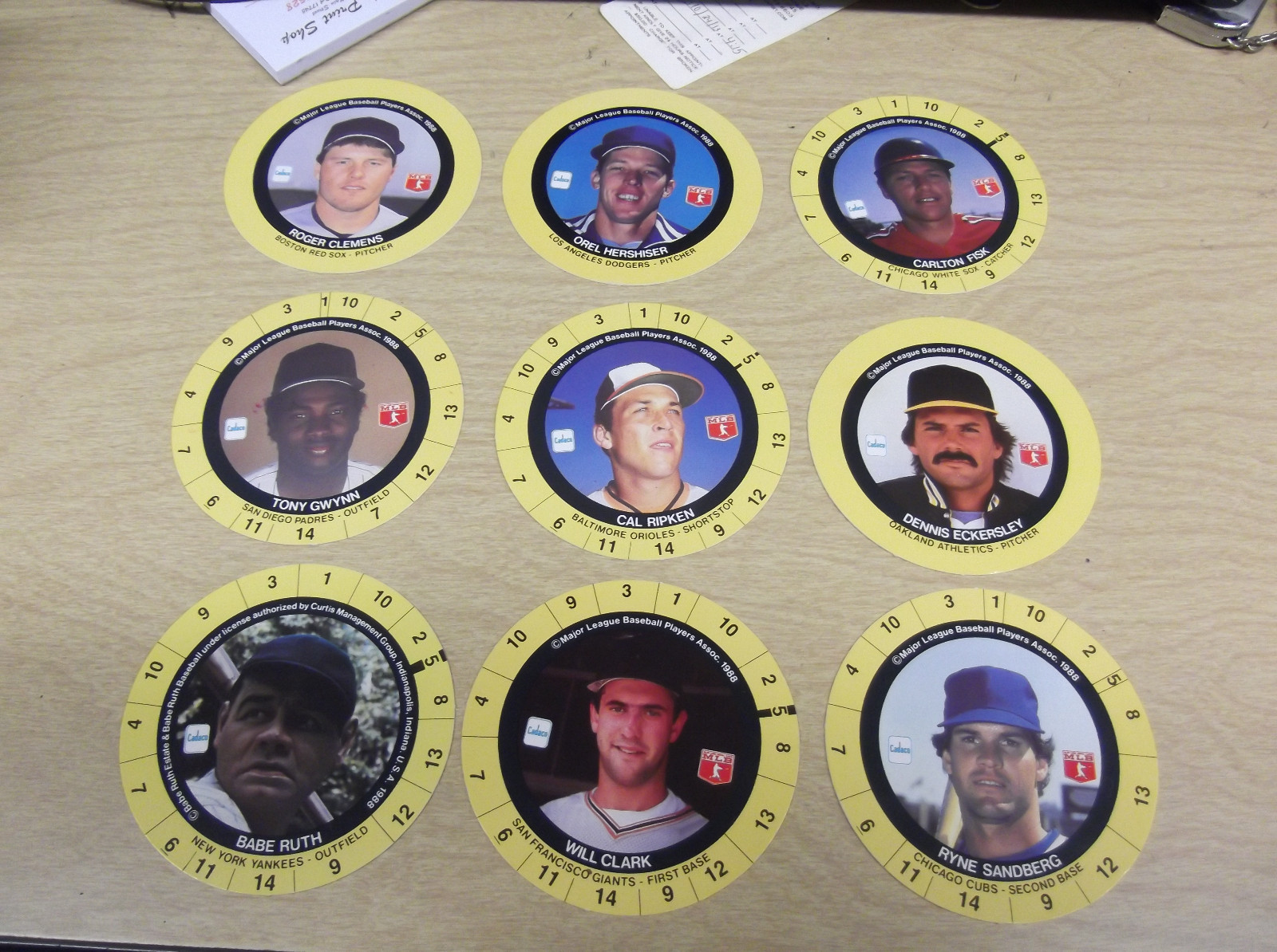 1988 CADACO BASEBALL GAME --3 1/2" PLAYER DISC CARD -OREL HERSHISER ...