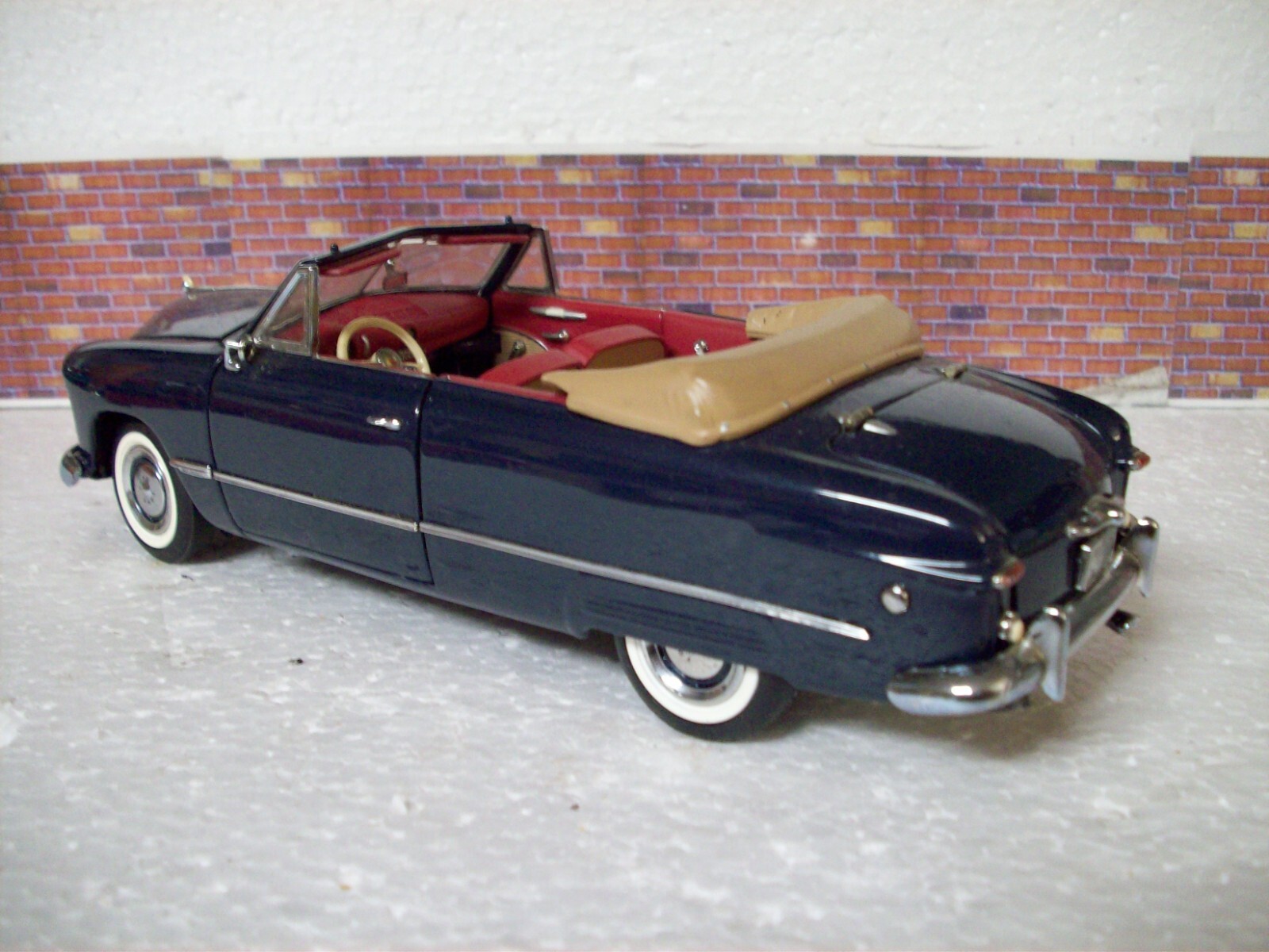 Franklin Mint '49 FORD Convertible and a '39 Chevy Coupe MOTOR MAX 1/24 ...