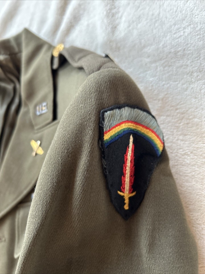 World War 2 Air Corps Uniform Officer Jacket Lt SHAEF Patch And Ribbon ...