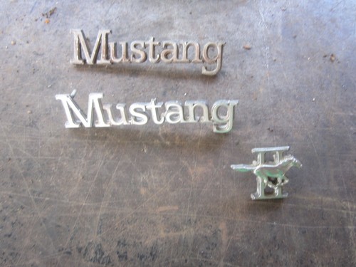 74 75 76 77 78 MUSTANG II 2 FRONT FENDER EMBLEMS OEM | eBay