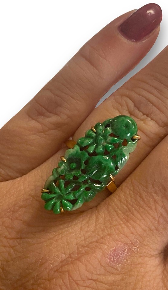 Vintage 18k Yellow Gold Large Oval Carved Jade Flower Ring Size 5.25 ...
