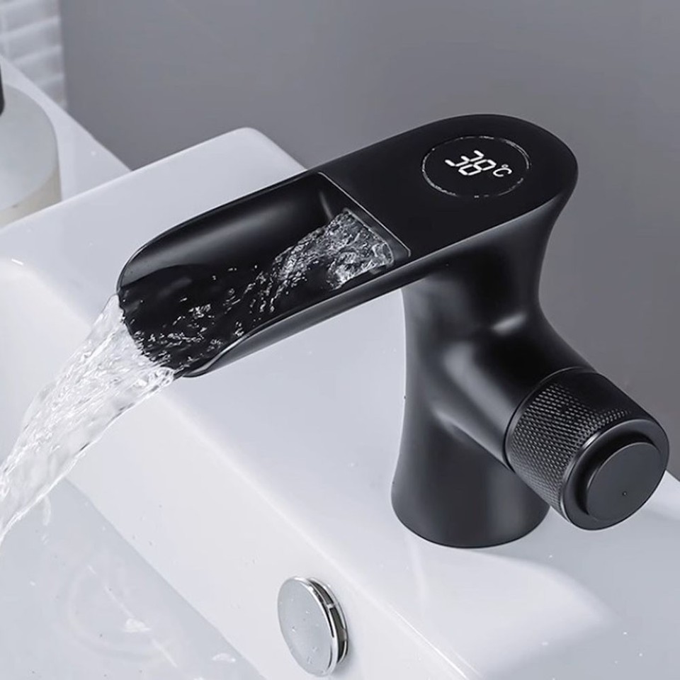 Modern Brass Faucets Featuring Innovative Aerated Flow Design Elements ...