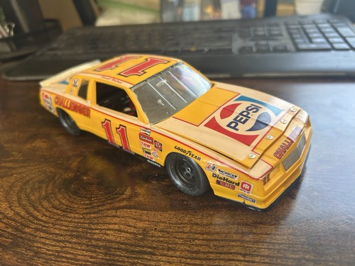 Built Vintage Darrell Waltrip 11 Stock Car Model Pepsi Challenger Monte ...