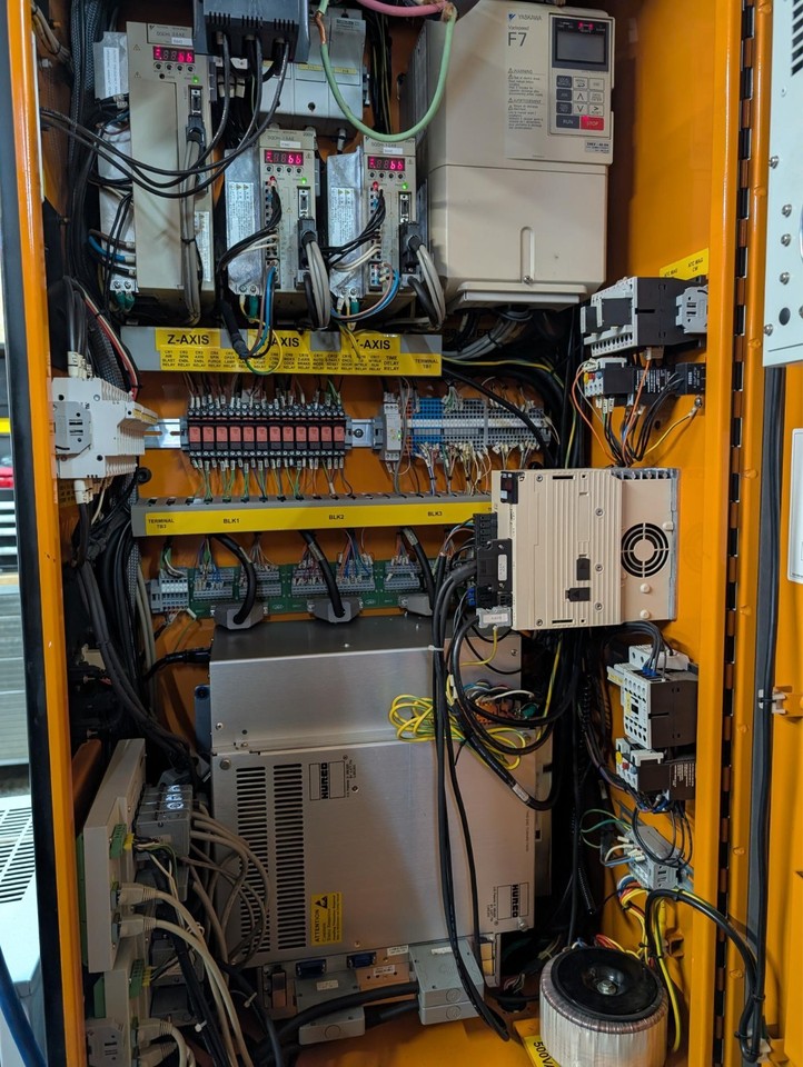 Hurco VM-1 CNC with 4th axis and spindle chiller. version 9 upgraded | eBay