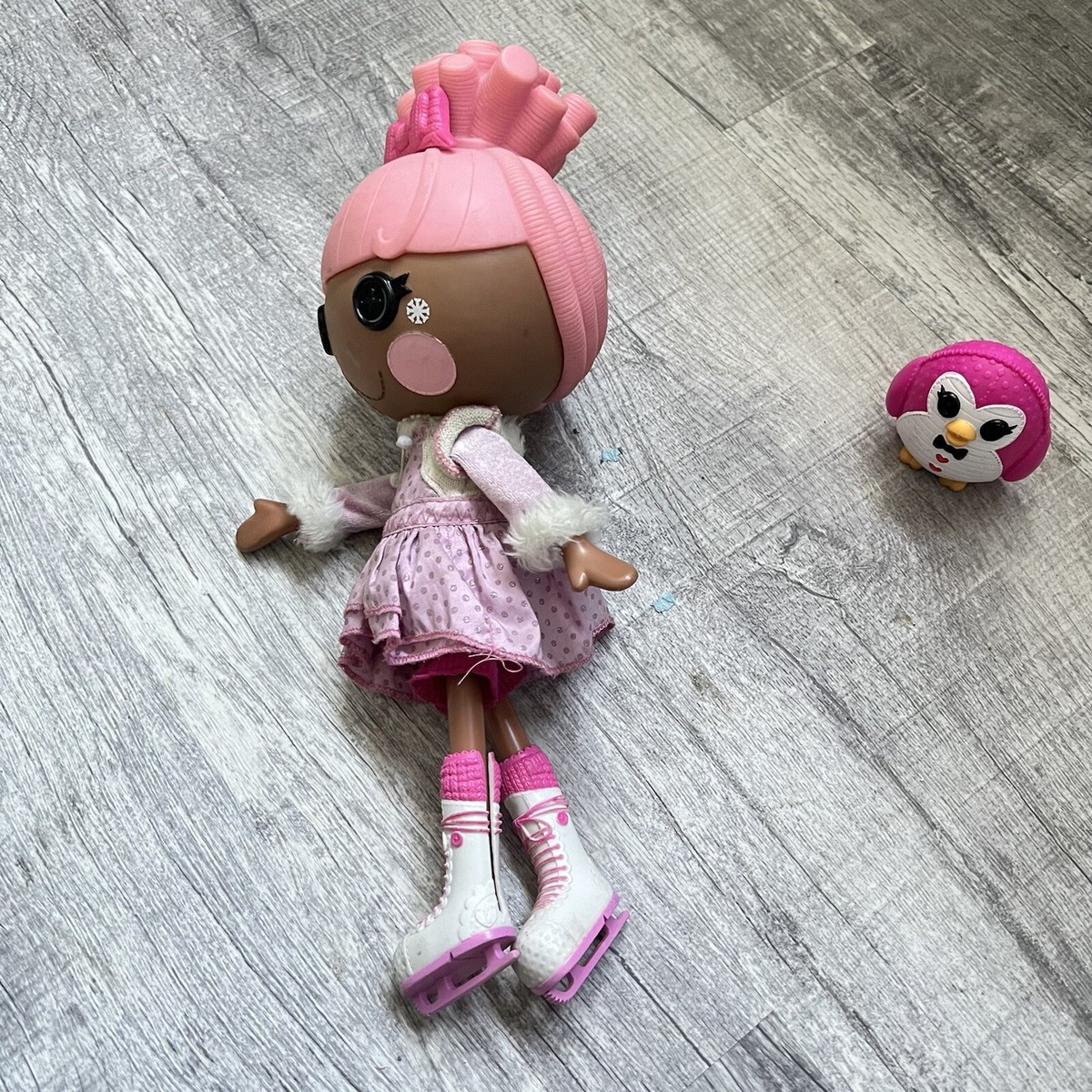 Lalaloopsy Swirly Figure Eight