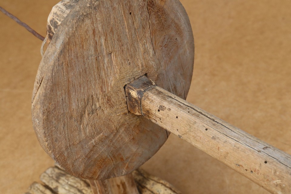 Antique Primitive Wooden Wood Spinning Wheel for Yarn Threads Rustic ...