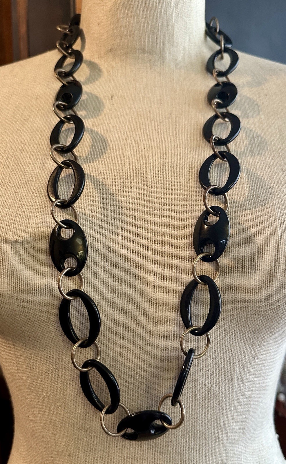 Vintage Chunky Black Plastic Mod Cutout Brass Chain N… - Gem