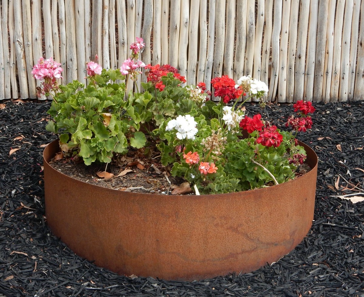 Round Raised Bed Planters Round And Round: 17 Creative Circular Raised