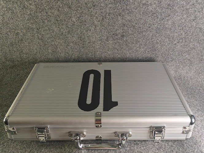 Poker Set – 400 Chips + 1 Deck + Dealer Button | Metal Case | NEW ...