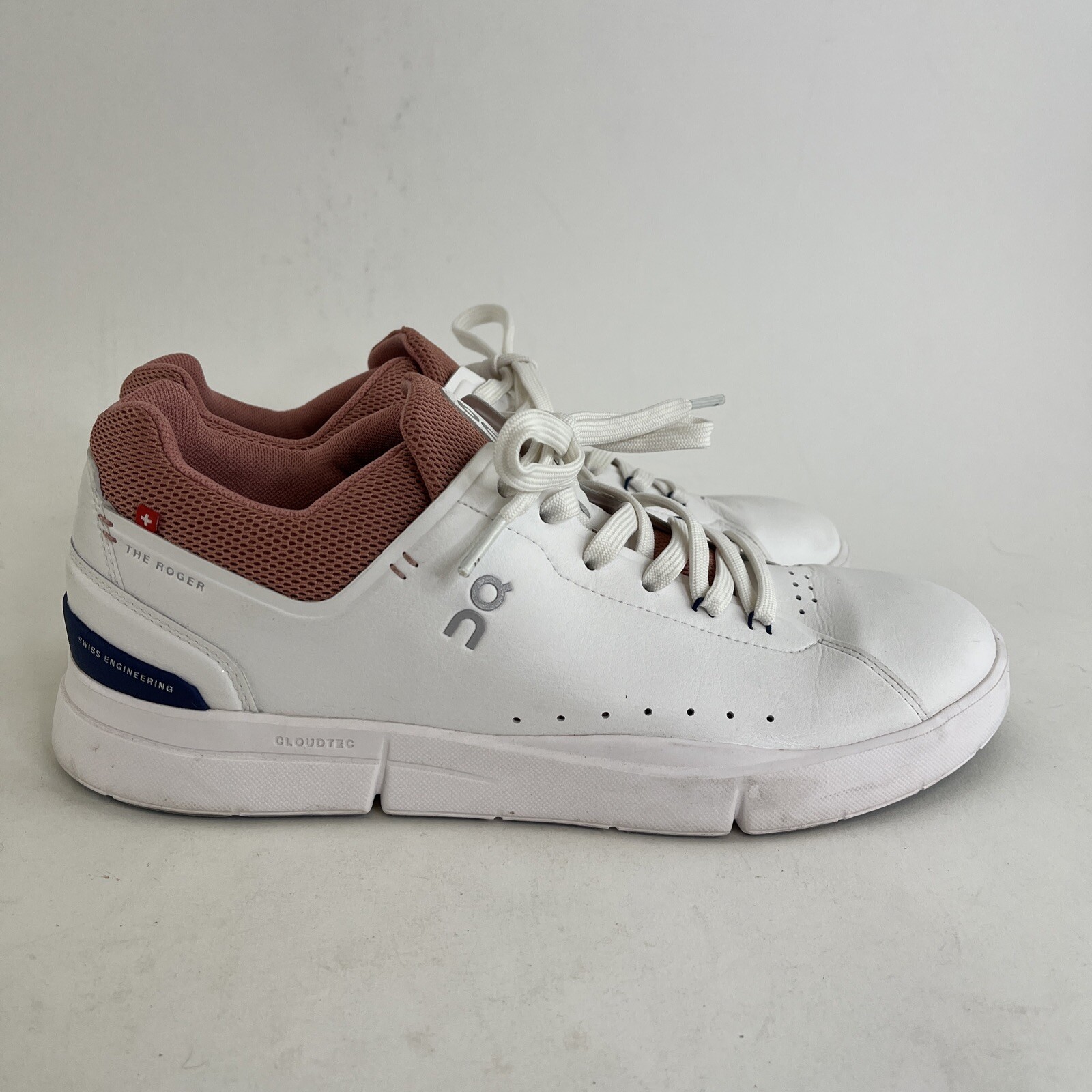 On Cloud Sample The Roger Advantage Swiss Engineering… - Gem