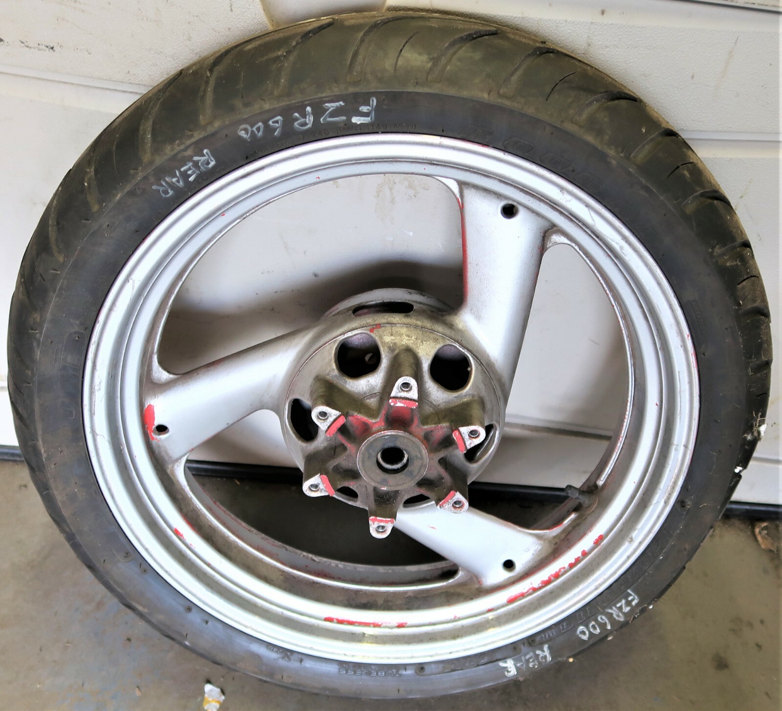 98 97 96 '95 94 93 92 91 90 FZR600 FZR 600 REAR WHEEL & TIRE YAMAHA ...
