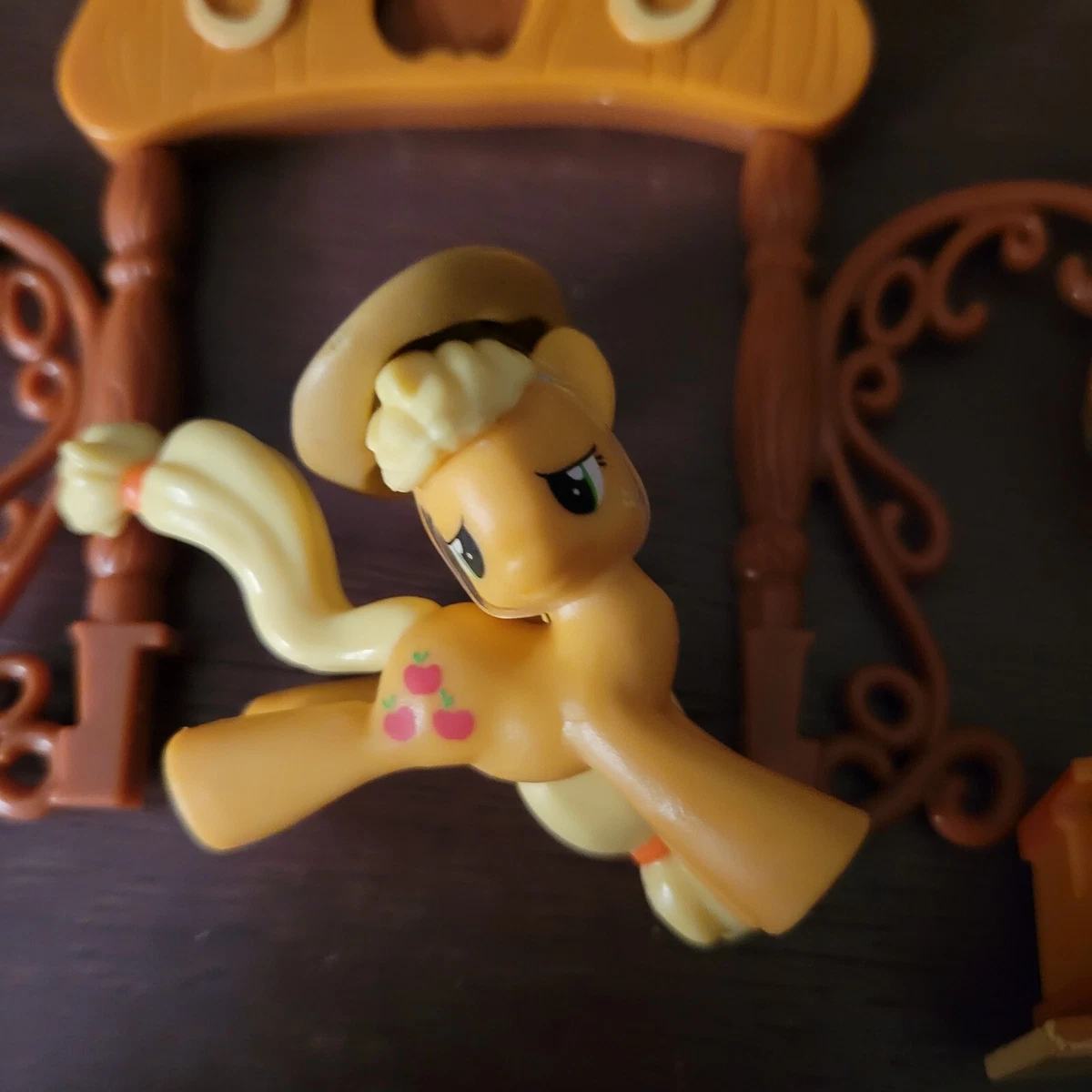 Applejack Standing