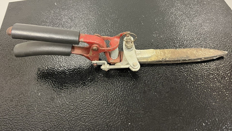 Vintage Garden Clippers Red Metal Black Cushion Grips Grass Shears Prop ...