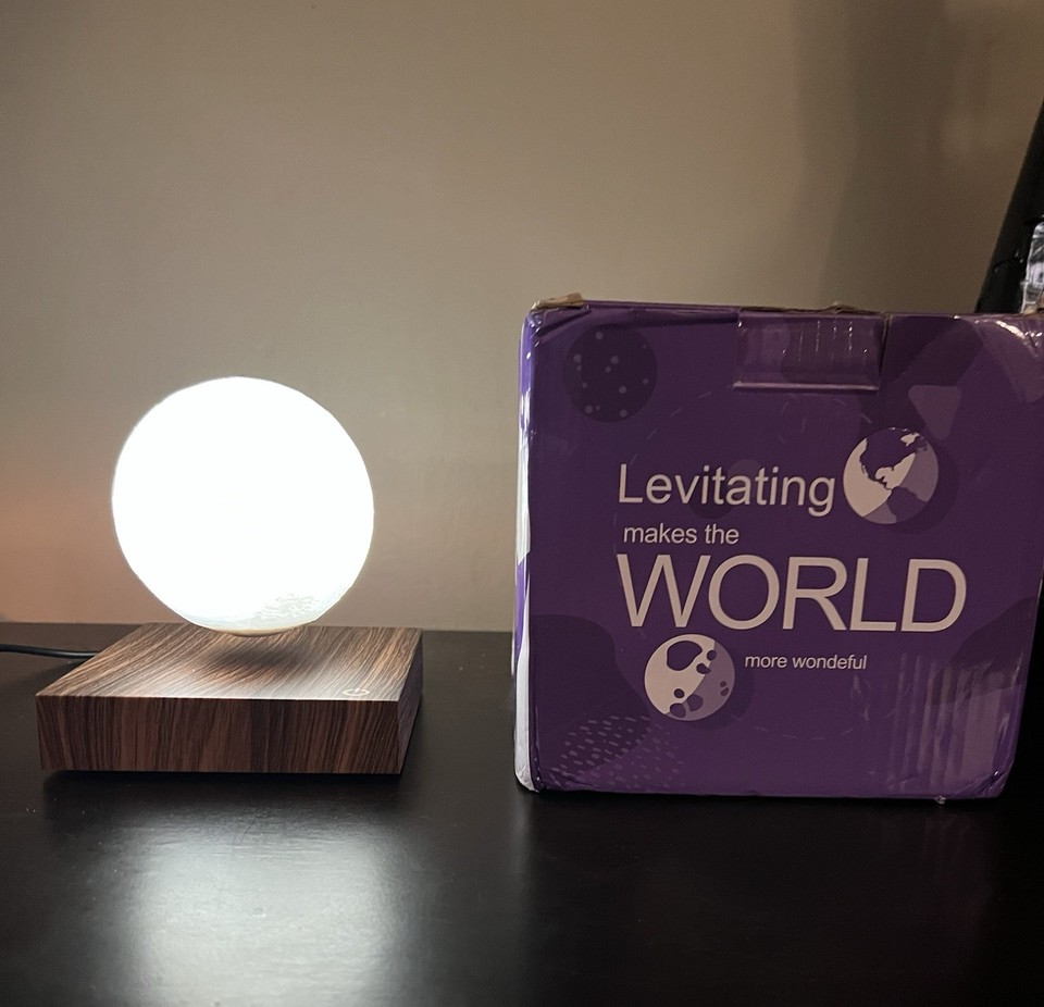 Levitating Moon Lamp, Magnetic Floating Moon Lamp Spinning Luna Night ...