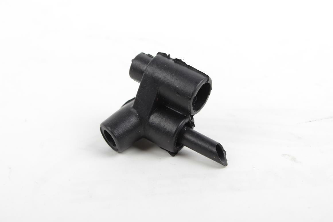 MB SL R230 Crankcase Air Intake Breather Hose Connector A1120180209 OEM ...