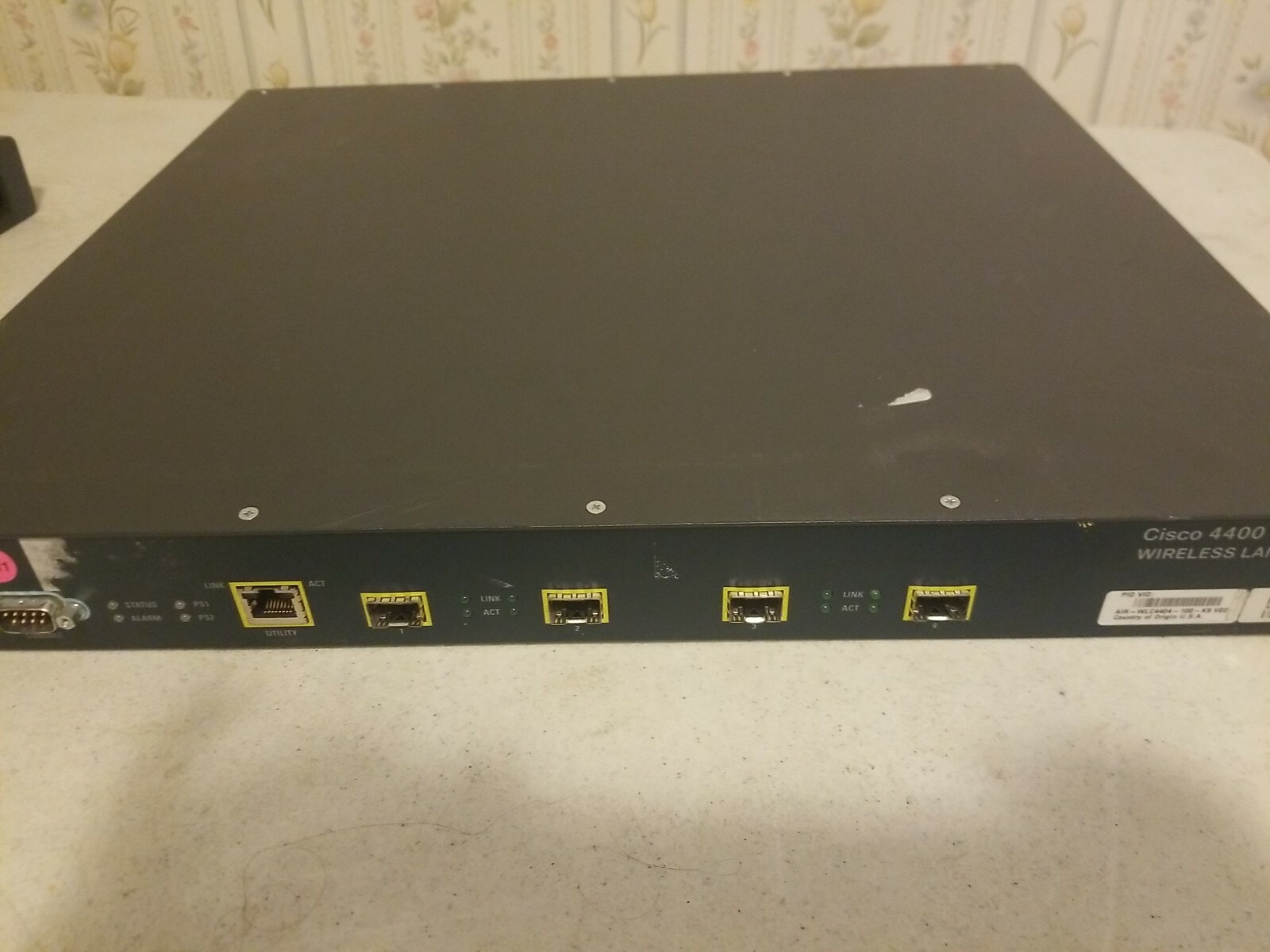 Cisco 4404 Series Wireless LAN Controller AIR-WLC4404-100-K9 V02 100 ...