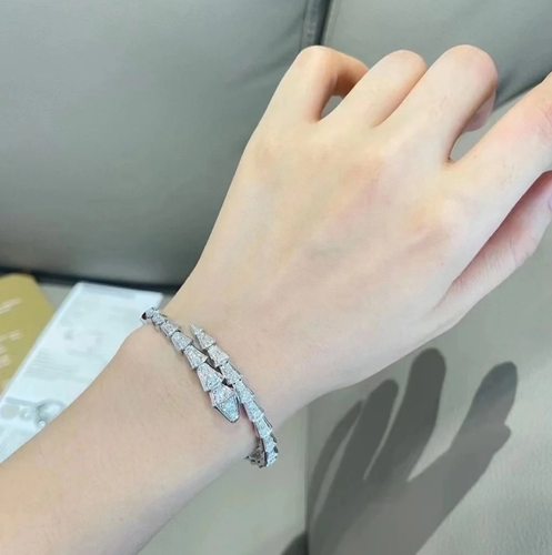 BVLGARI SERPENTI VIPER Bracelet 18K white gold diamond bracelet Size 17 ...