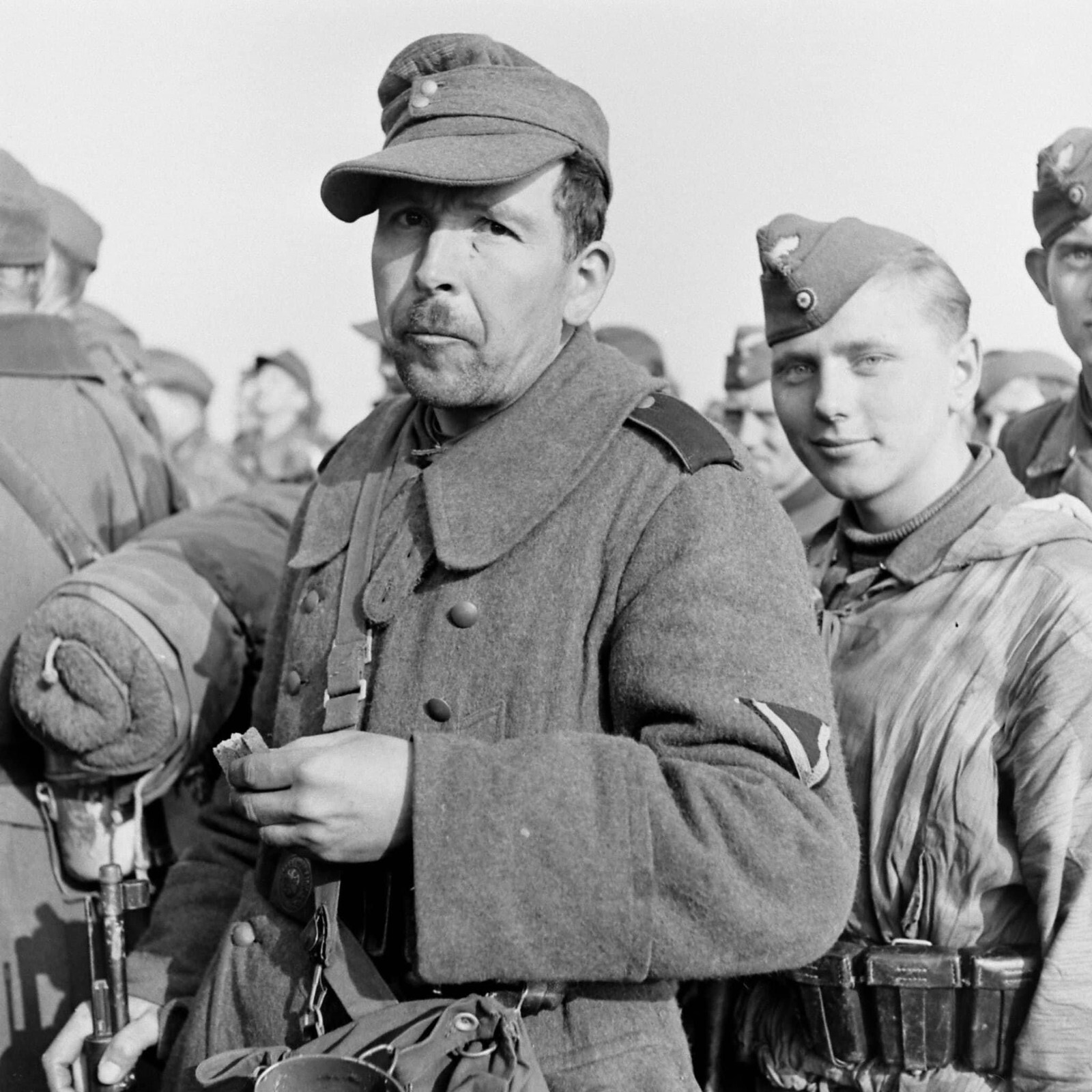 WW2 WWII Photo World War Two German Soldiers Prepare for Surrender ...