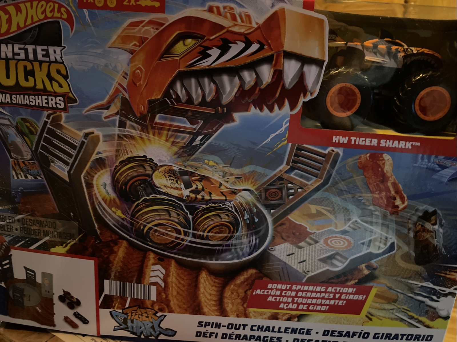 Hot Wheels Monster Trucks Arena Smashers Tiger Shark Spin-Out Challenge ...
