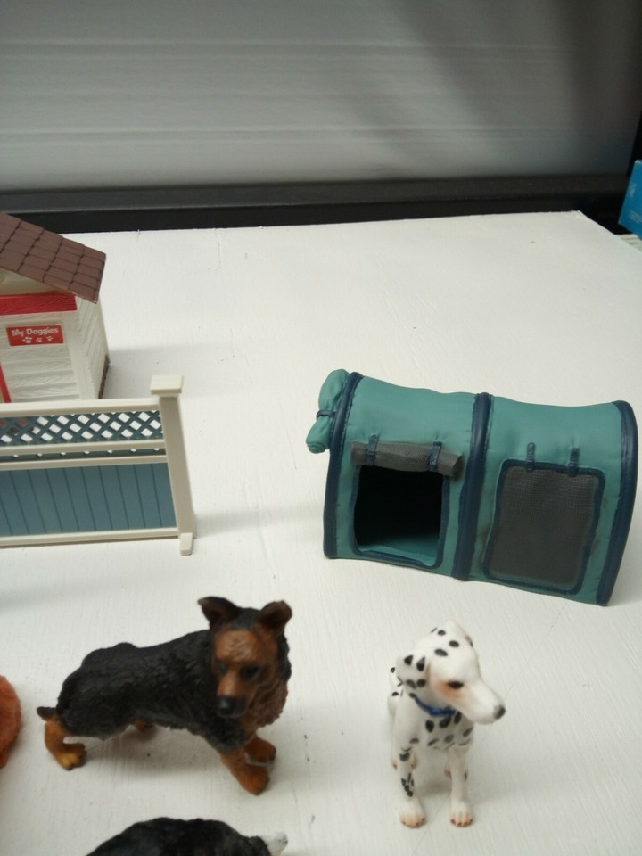 Keenway Dog Academy Playset CP Toys Dog Training Agility Toy pc 15 Dogs ...