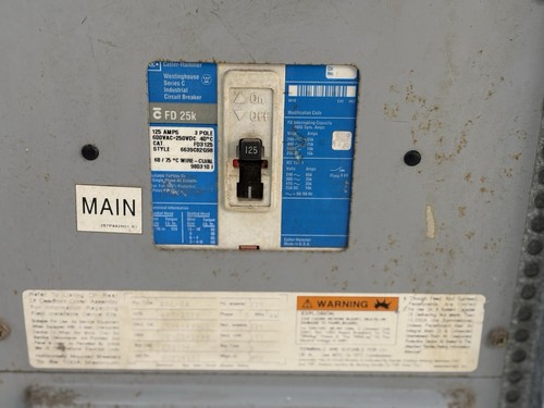 EATON PRL2A MLO PANELBOARD W 125 Main Breaker 18 Spaces | eBay