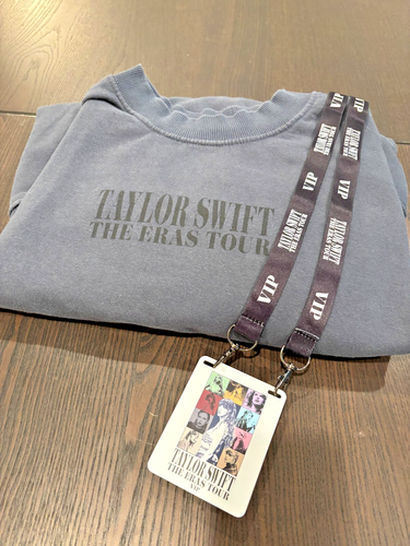 Taylor Swift - Eras Tour Blue Crewneck - XL - Official Merchandise ...