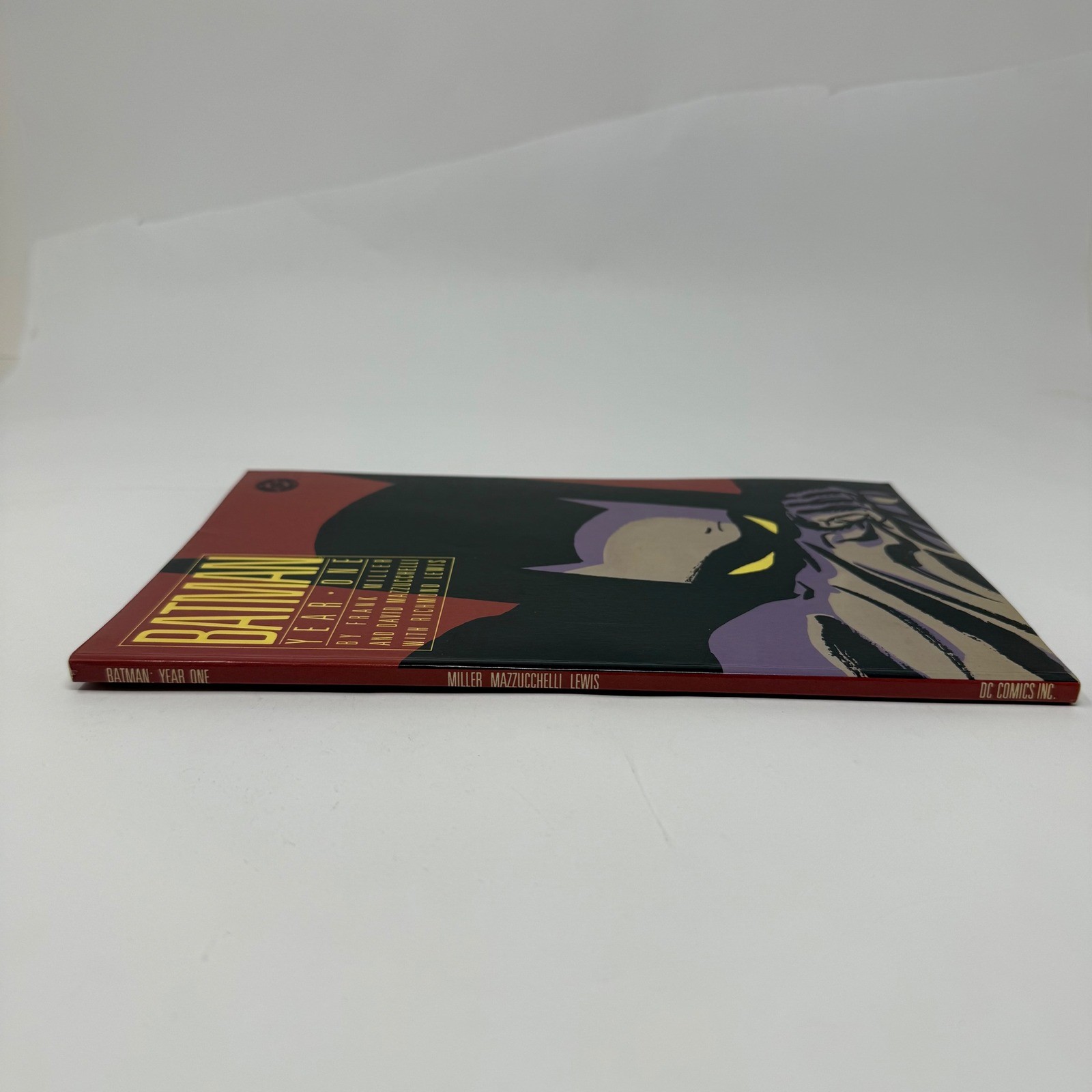 Batman Year One Graphic Novel DC Comics Frank Miller David Mazzucchelli ...