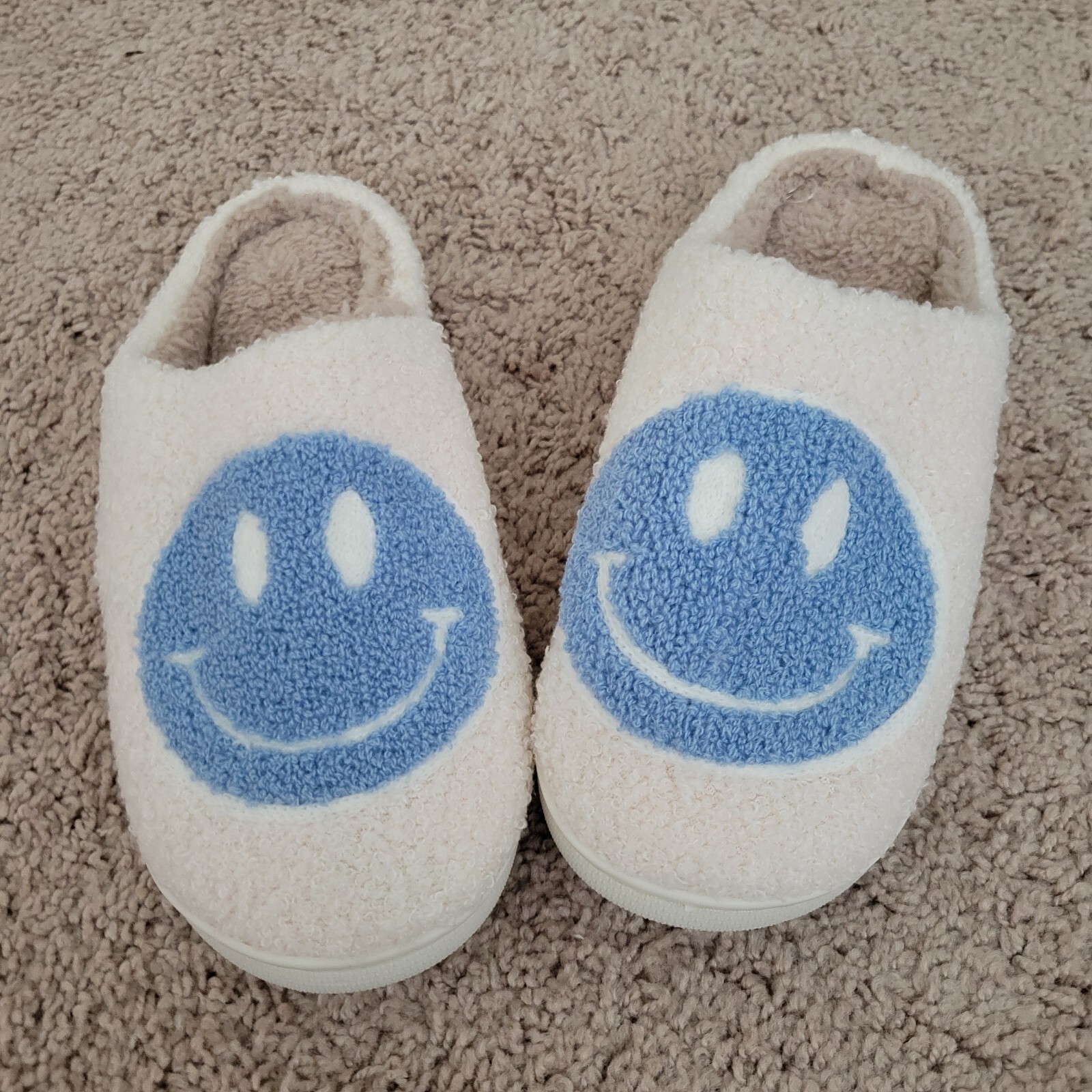 Women's Smiley Face Slippers White/Blue Slippers - Size 7/8 (BRAND NEW ...