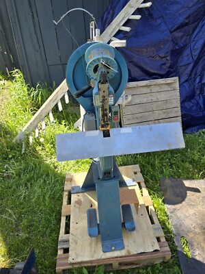 Binders & Stitchers - Interlake Stitcher