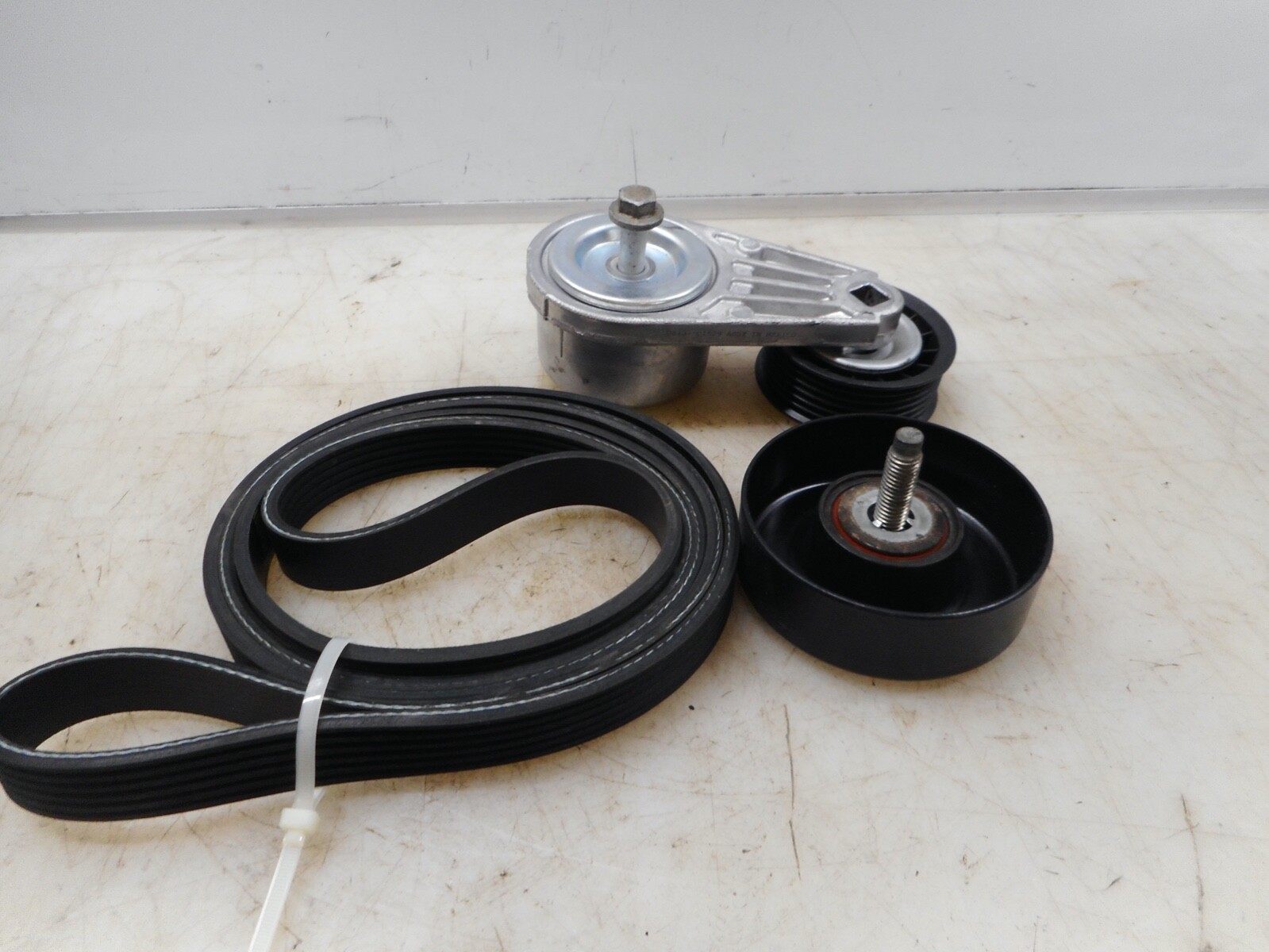 2006 LAND ROVER LR3 SERPENTINE BELT, TENSIONER & IDLER JY1-8 3L2E-6C348 ...