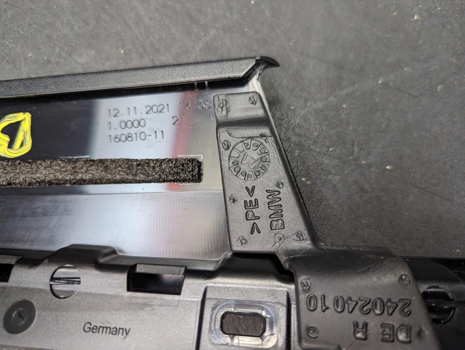 Front Right Door Window Rear Side Molding 2022 BMW X1 51337349652 2016 ...