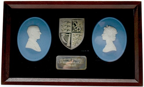 Silver Jubilee Queen Elizabeth II Prince Phillip Silver Shield Wedgwood ...