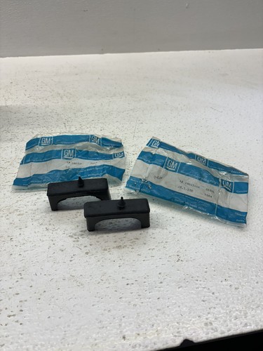 GM NOS 1982-90 Chevy S10 GMC S15 Set of 2 Radiator Mount Insulators ...