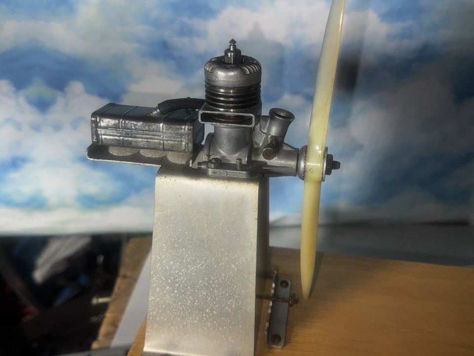 VINTAGE TETHER LINE RC NITRO RACE BOAT W/ FOX .15 ENGINE, ALUMINUM TANK ...