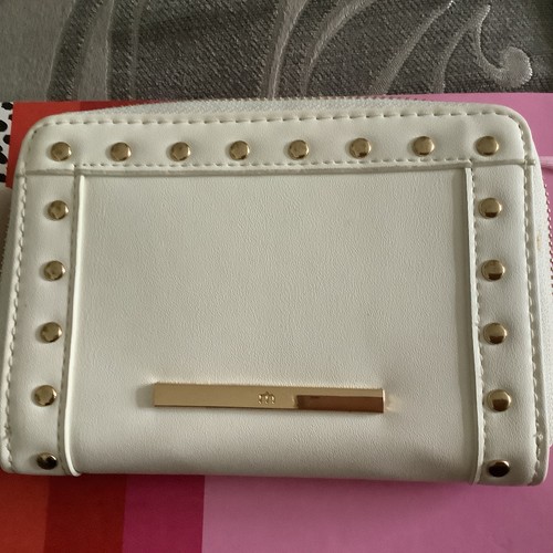 ladies purses New Without Tags. Embroidered design on white back ground ...