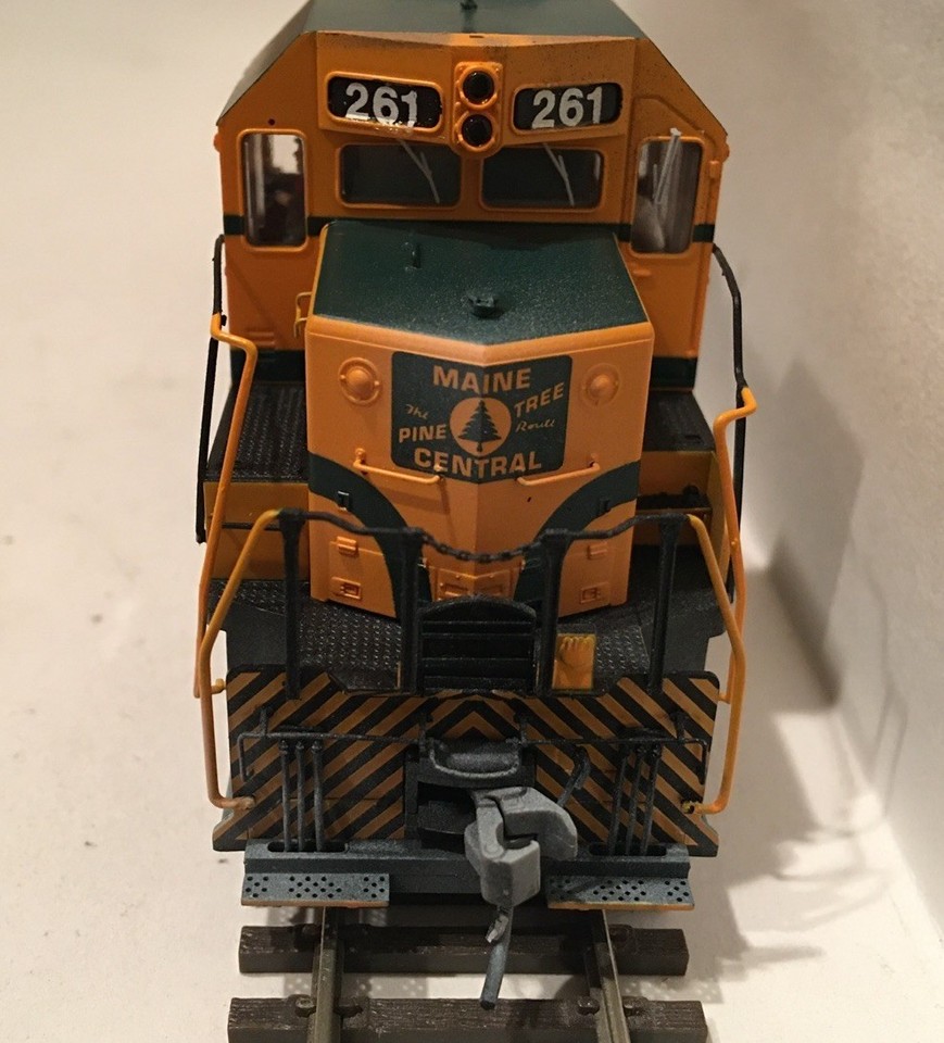 HO Atlas Master Maine Central GP38 Powered Diesel Locomotive MEC #261 ...