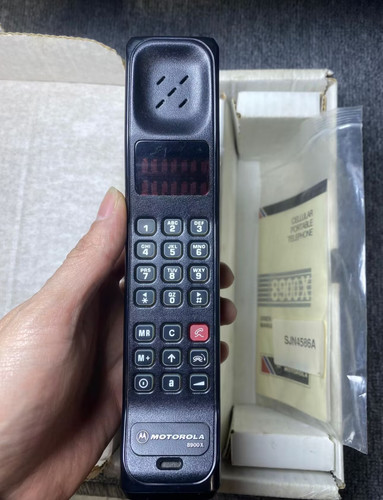 Motorola 8900X vintage handheld phone can be turned on but the battery ...