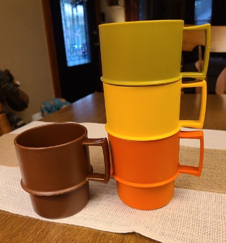 Set Of 4 Vintage TUPPERWARE Stackable Coffee Mugs Cups Harvest Fall ...