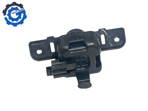 New OEM Mopar Rear Back Up Camera 2017 2024 Chrysler Pacifica Voyager ...