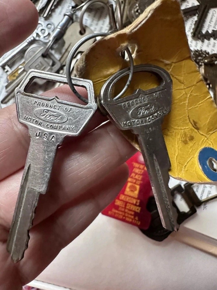 Lot Of Vintage Keys Keychain Ford GMC And More | eBay