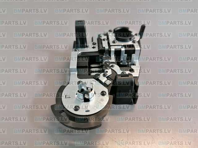 OEM BMW F30 F31 Bulb Holder Rear Light in Trunk Lid Right 7313060 ...