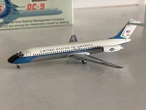 Aeroclassics USAF United States Air Force Douglas DC-9-30 1:400 73-1682 ...