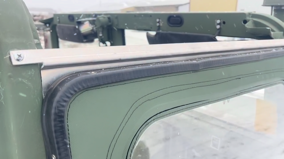 2nd Gen. Roof Side Rail Pair with Built-In Door Gap Filler, 4-Door fits ...