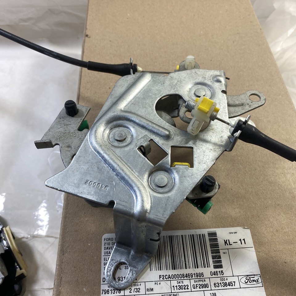 Genuine OEM Ford F-250 F-350 Rear Right Side Door Latch Lock Cable ...