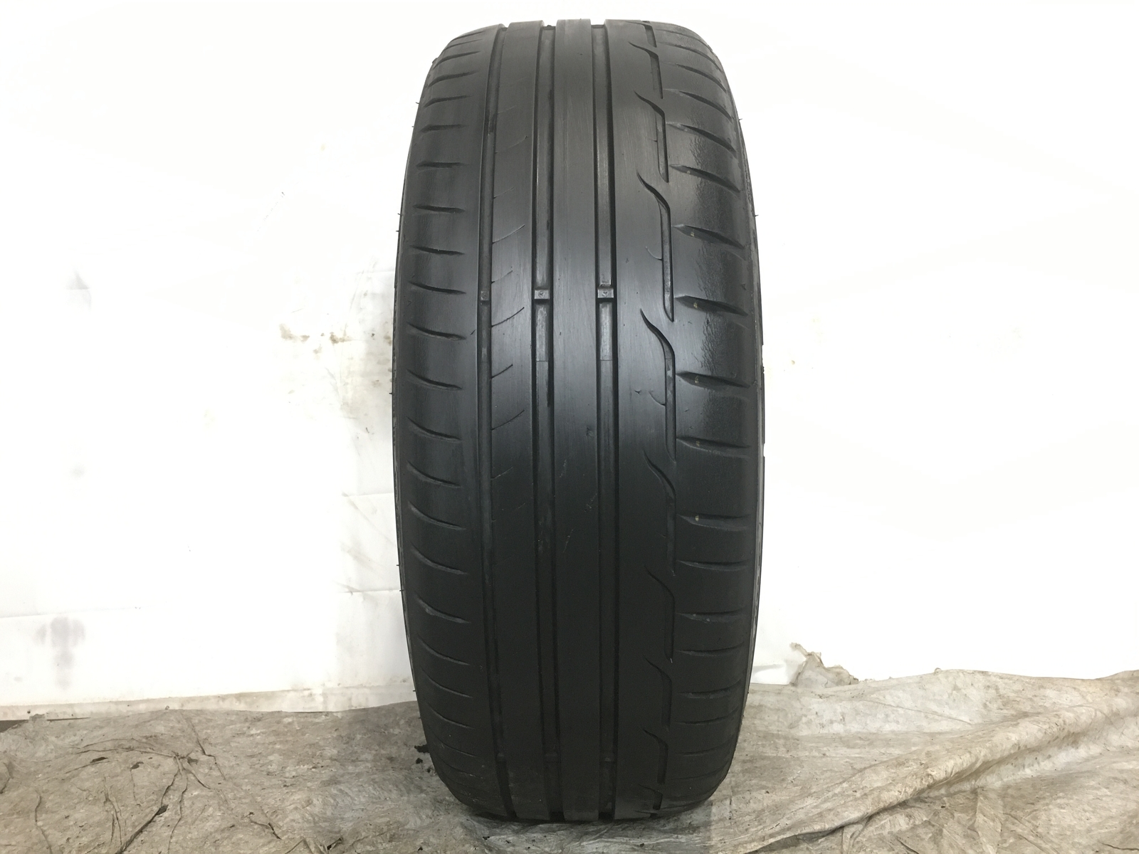 Dunlop SP Sport Maxx RT DSST Run Flat P205/40R18 205 40 18 Tire 5.75-7. ...