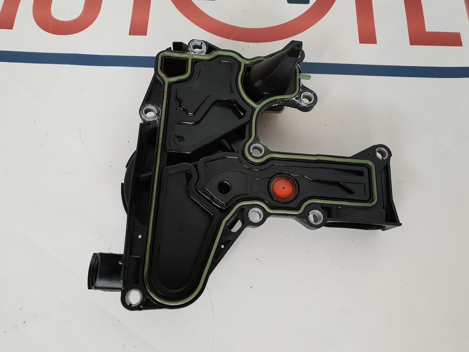 Original Audi Q3 8U 2.0 TDI Öl Abscheider Oil Seperator 06H103495J ...